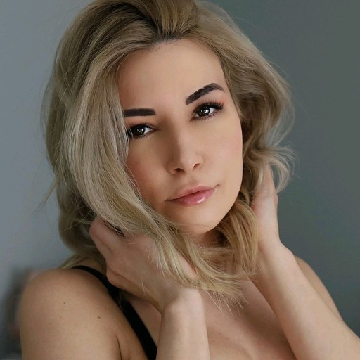 Alinity Divine Bio: Age, Family & Facts - My Framer Site